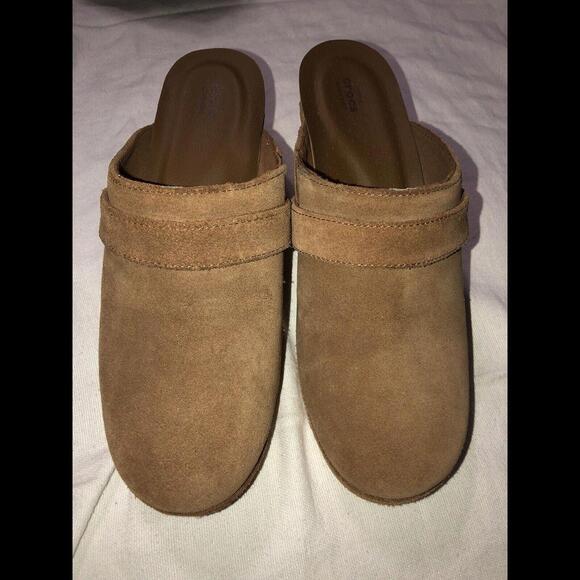 CROCS | Shoes | Crocs Sarah Brown Summer Suede Clog Mule Shoes Sz8m ...